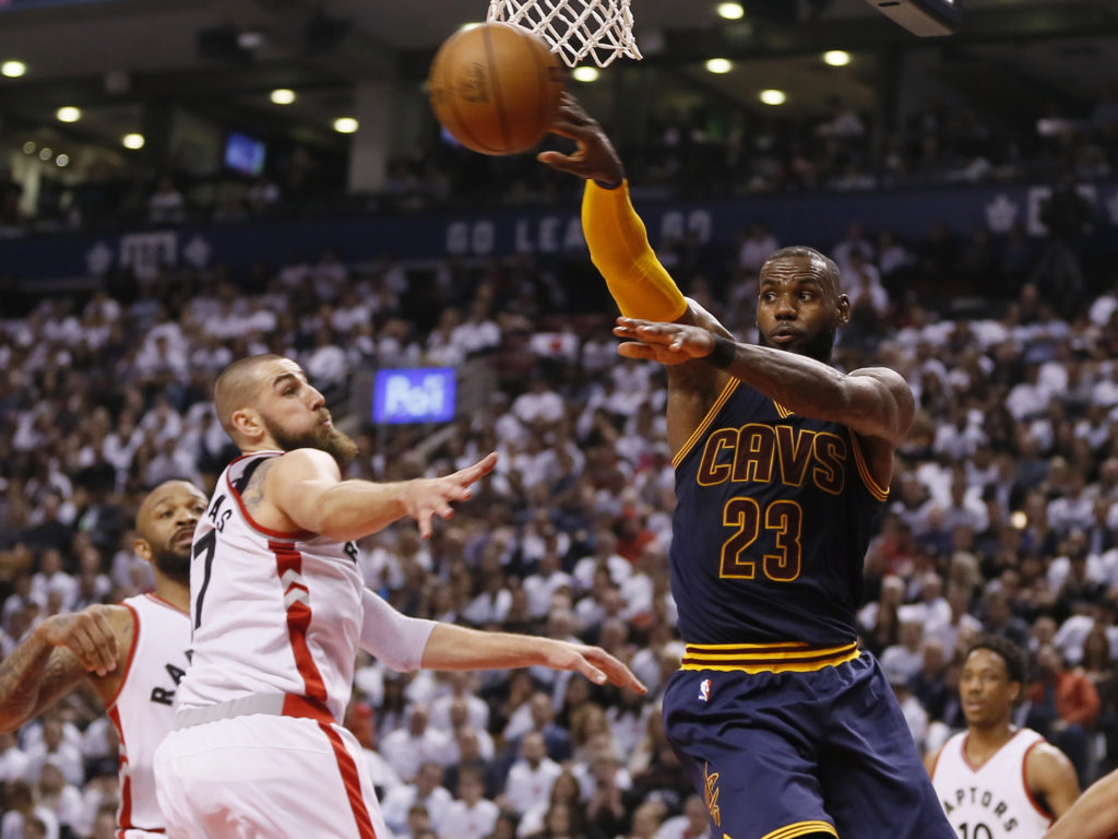 Video: Defending LeBron James with the “Baseline Double” - Raptors Republic