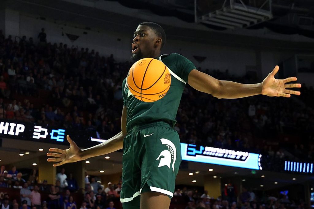 Raptors sign Gabe Brown, schedule preseason games and training camp ...