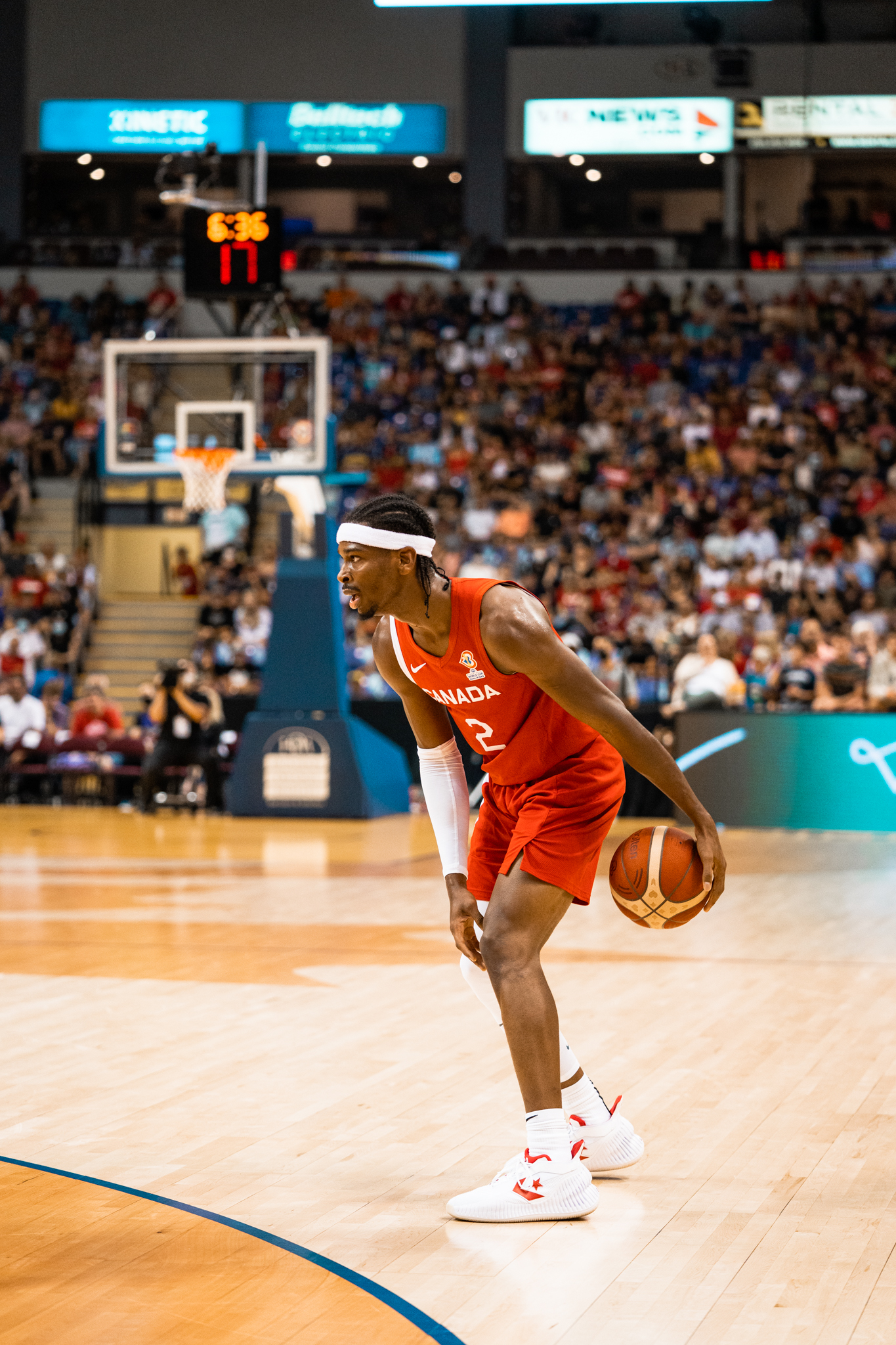 What shoes was Shai wearing ??? : r/BBallShoes